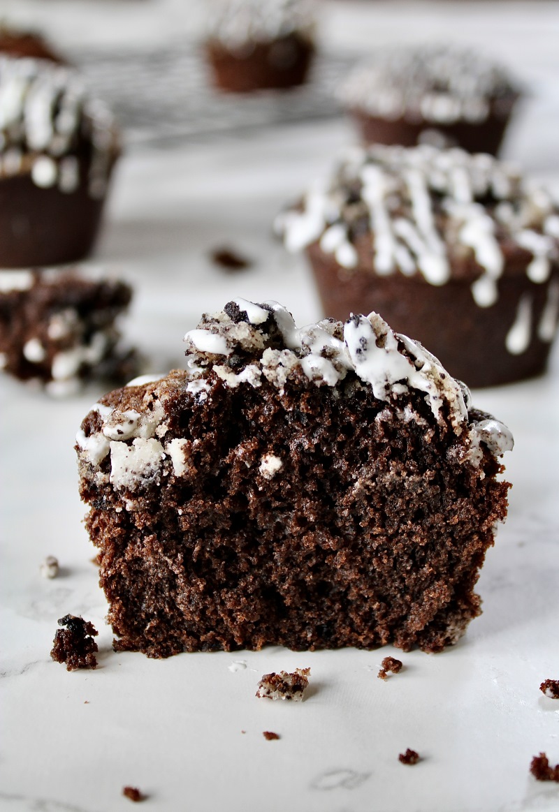 Chocolate Oreo Muffins with Cookies and Cream Crumble ...